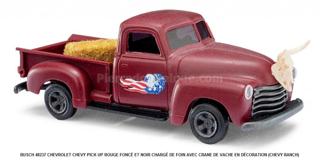 CHEVROLET CHEVY PICK UP ROUGE FONCÉ ET NOIR CHARGÉ DE FOIN... CHEVROLET ...