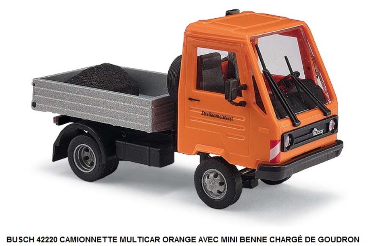 CAMIONNETTE MULTICAR ORANGE AVEC MINI BENNE CHARGÉ DE GOUDRON