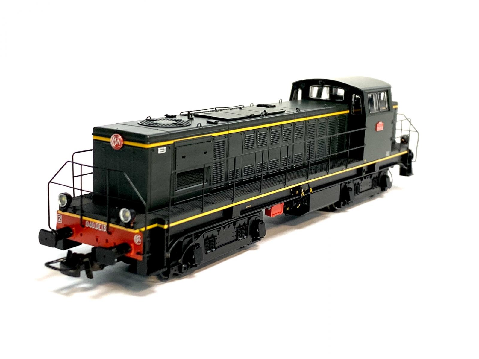 LOCOMOTIVE DIESEL 040 DE 132 DEPOT LA PLAINE SNCF *PROMOS* - LOCOMOTIVE ...